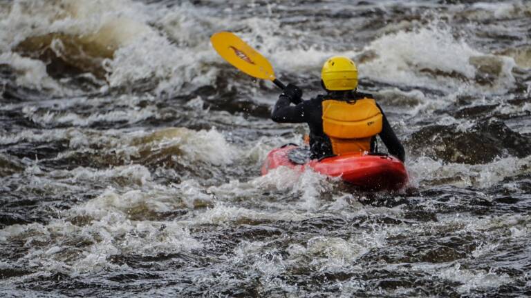 Cours de Kayak de Rivière Québec | Expéditions Nouvelle Vague